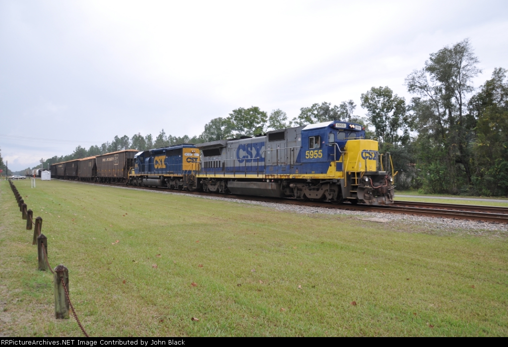 CSXT mixed freight